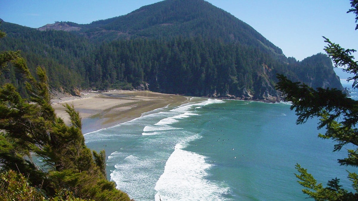 Arch Cape, Oregon Getaway: Things to Do, Hotels and More