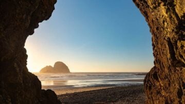 The Best Rockhounding and Agate Hunting on the Oregon Coast