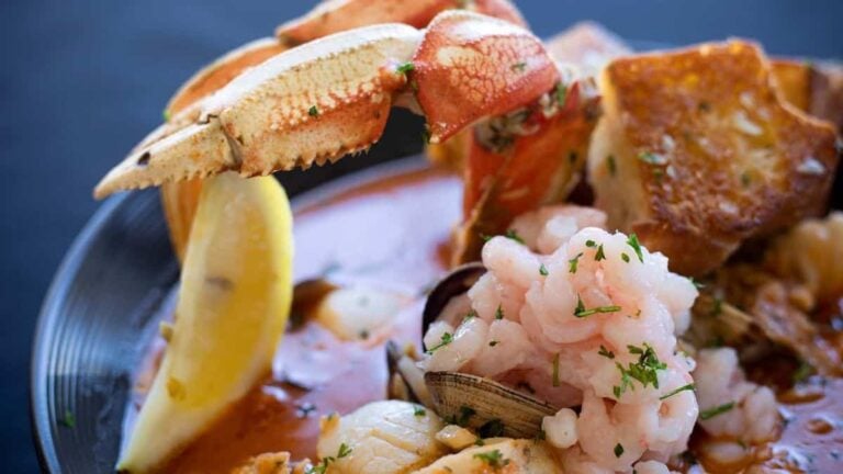 Try These Top-Rated Restaurants in Newport, Oregon